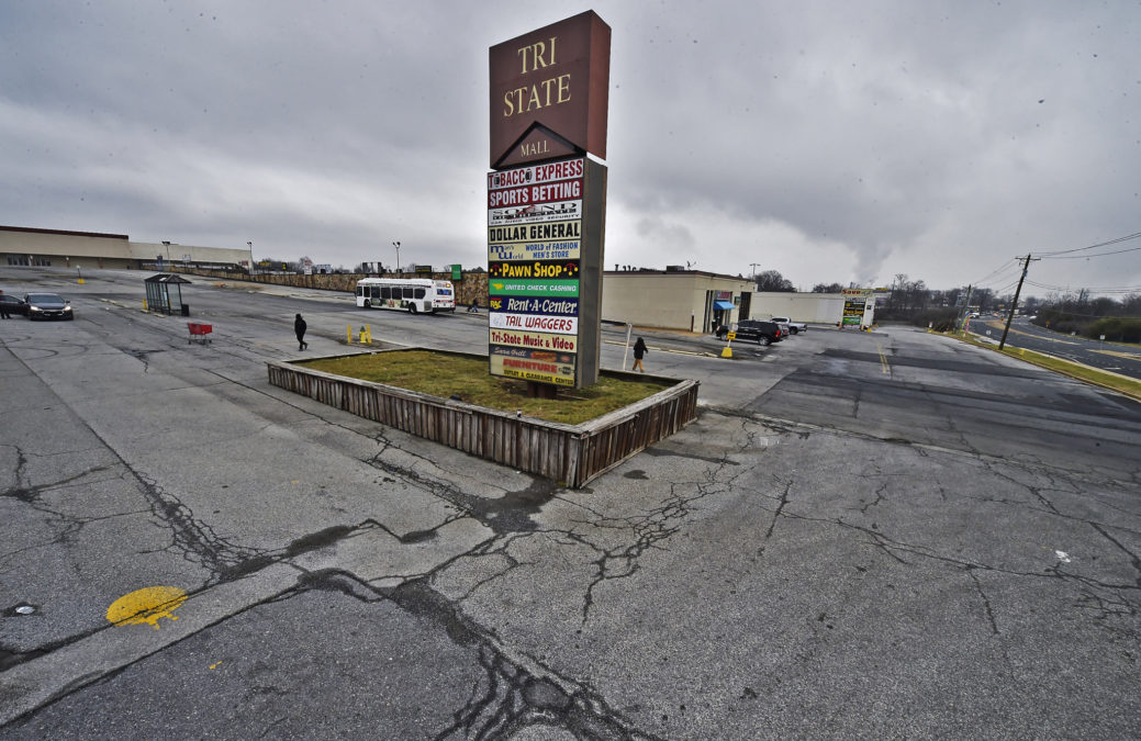 The entrance to the Tri State Mall in Claymont. Photograph by Butch ...
